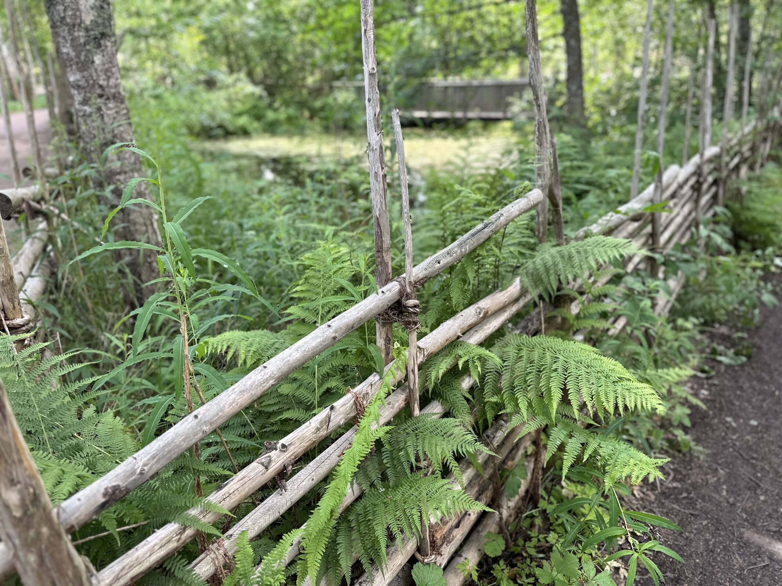 A joyful Midsummer greeting - SMS Teknik